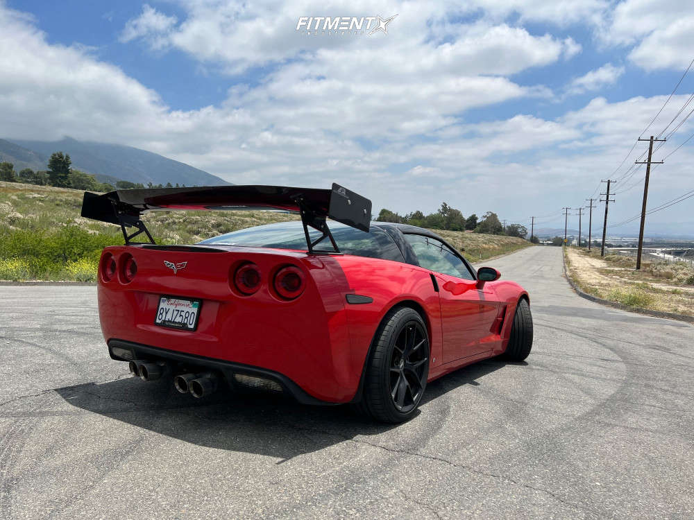 2008 Chevrolet Corvette Base with 18x9.5 ESR Rf2 and Continental 255x40 ...