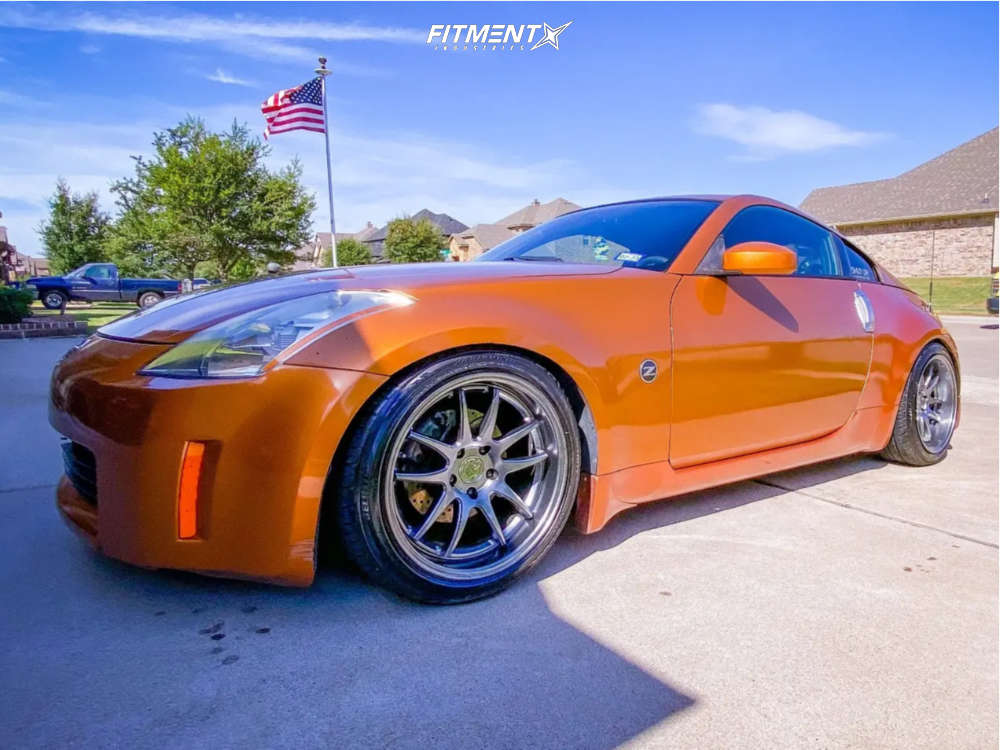 2004 Nissan 350Z Base with 18x9.5 Aodhan Ds02 and Delinte 245x40 on ...