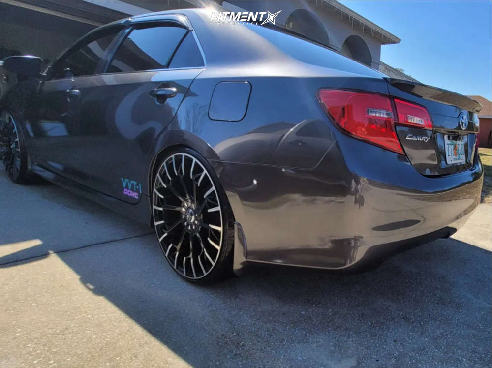 2014 Toyota Camry SE with 22x8.5 VCT Hangman and Lexani 235x30 on ...