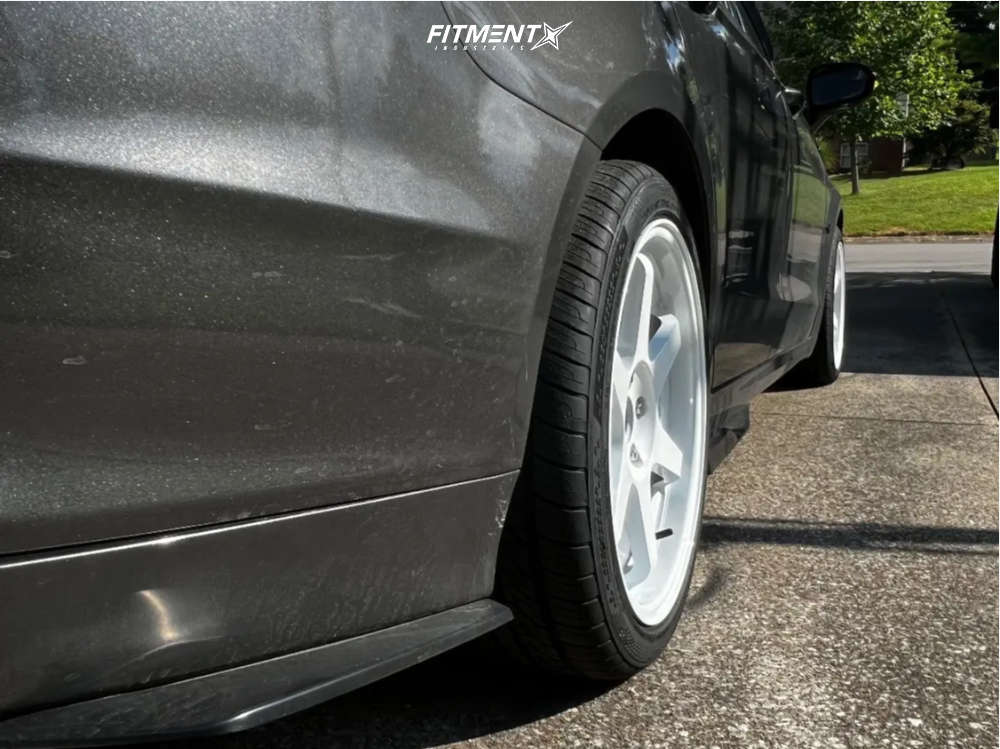 2016 Ford Fusion SE with 18x8.5 Vors Tr37 and Vercelli 235x40 on ...