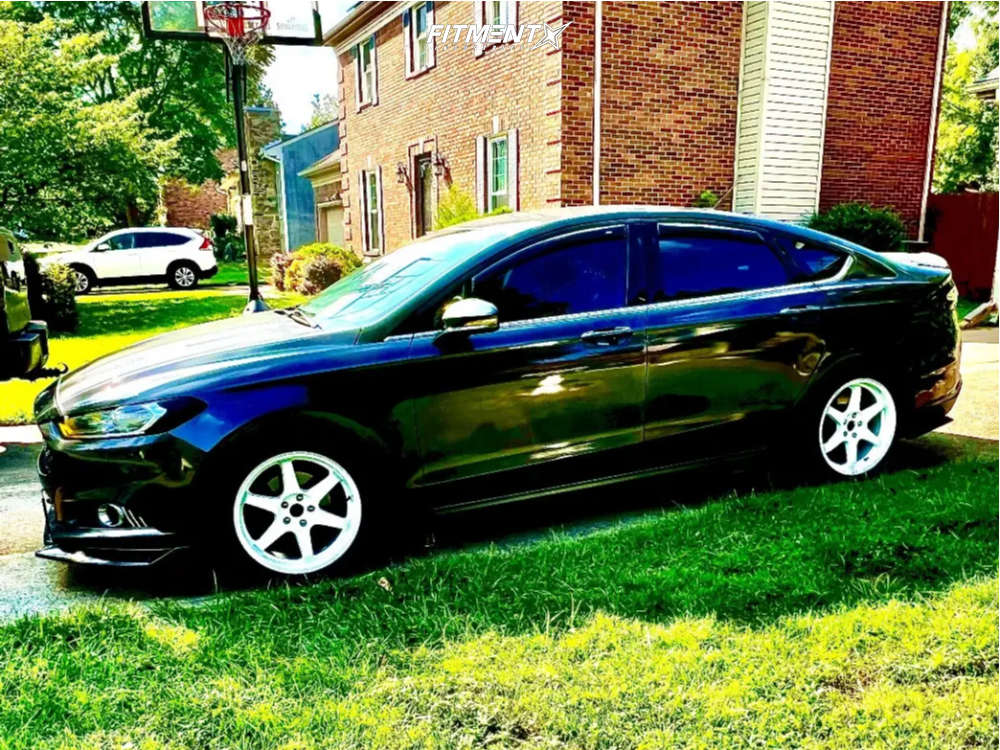 2016 Ford Fusion SE with 18x8.5 Vors Tr37 and Vercelli 235x40 on ...
