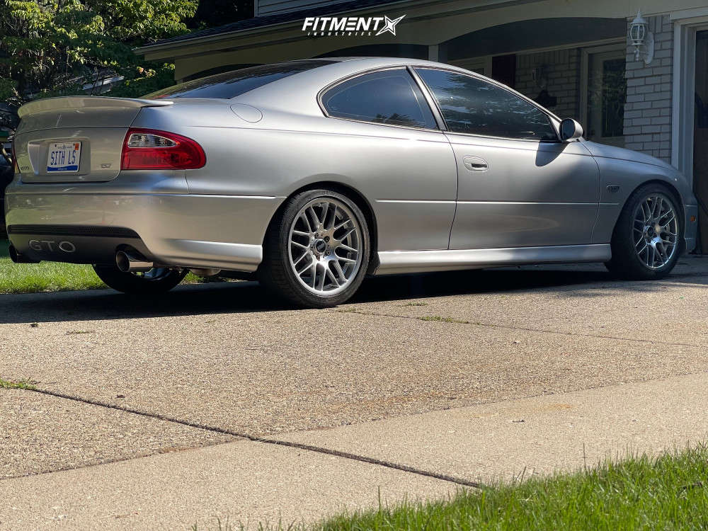 2004 Pontiac GTO Base with 18x8.5 VMR V703 and Dunlop 245x40 on ...