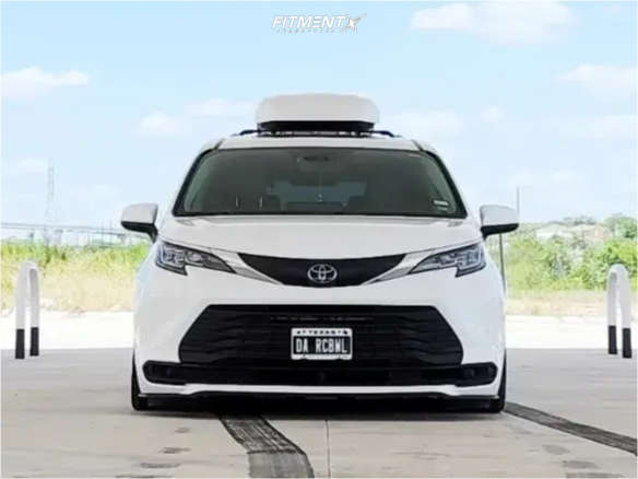 2021 Toyota Sienna LE with 20x8.5 Niche Form and Landsail 245x40 on Air ...