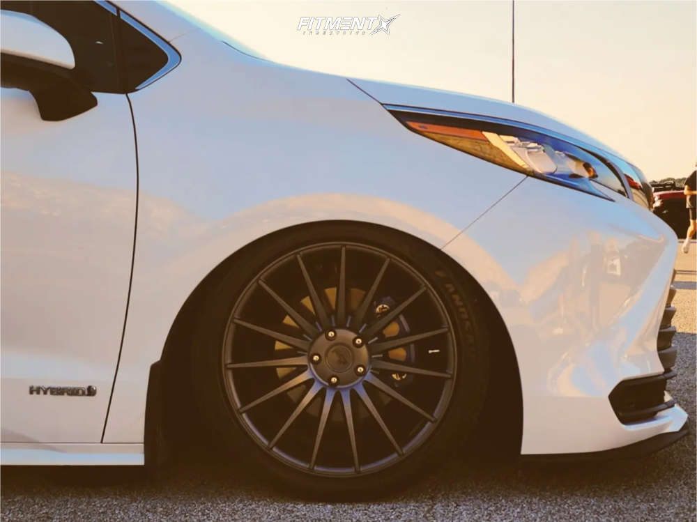 2021 Toyota Sienna LE with 20x8.5 Niche Form and Landsail 245x40 on Air ...