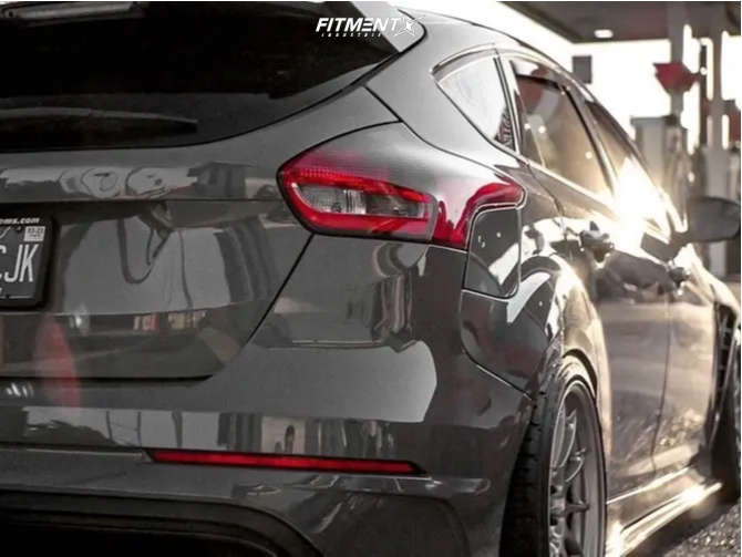 2017 Ford Focus RS with 18x9.5 Enkei Nt03m and BFGoodrich 245x40 on ...