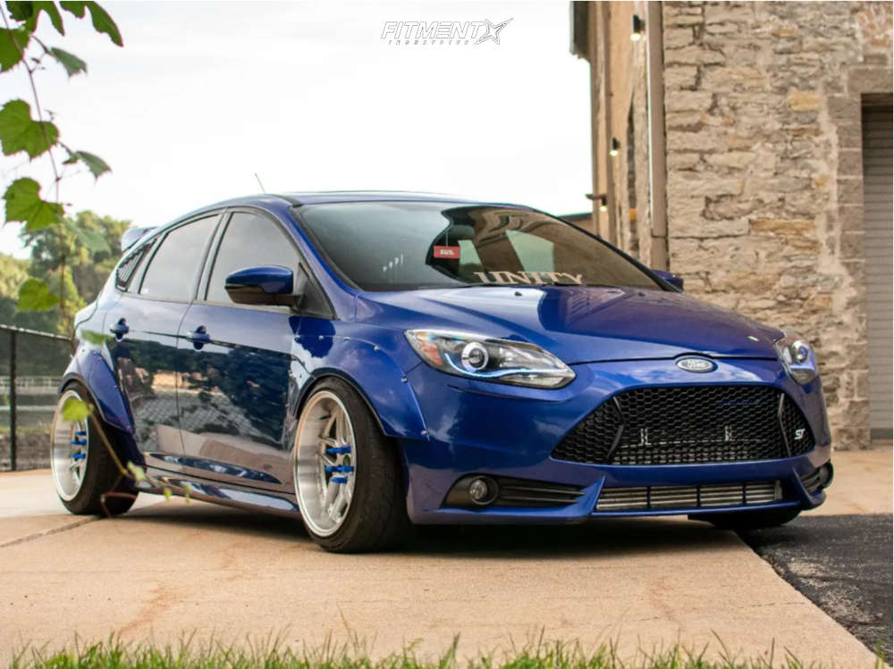 2014 Ford Focus ST with 18x10.5 ESR Cs15 and Nitto 235x40 on Coilovers ...