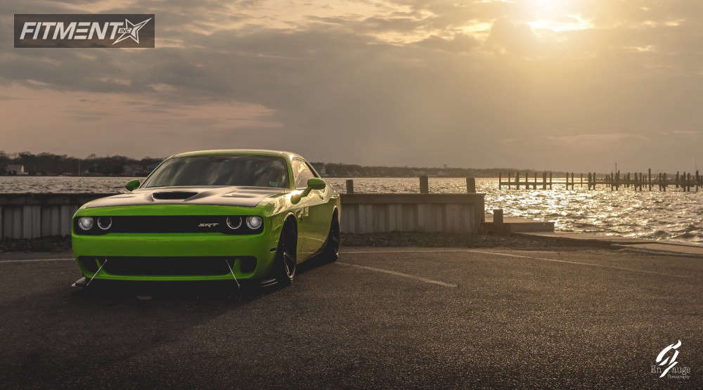 2015 Dodge Challenger SRT Hellcat with 22x9.5 Ferrada FR3 and Nitto ...