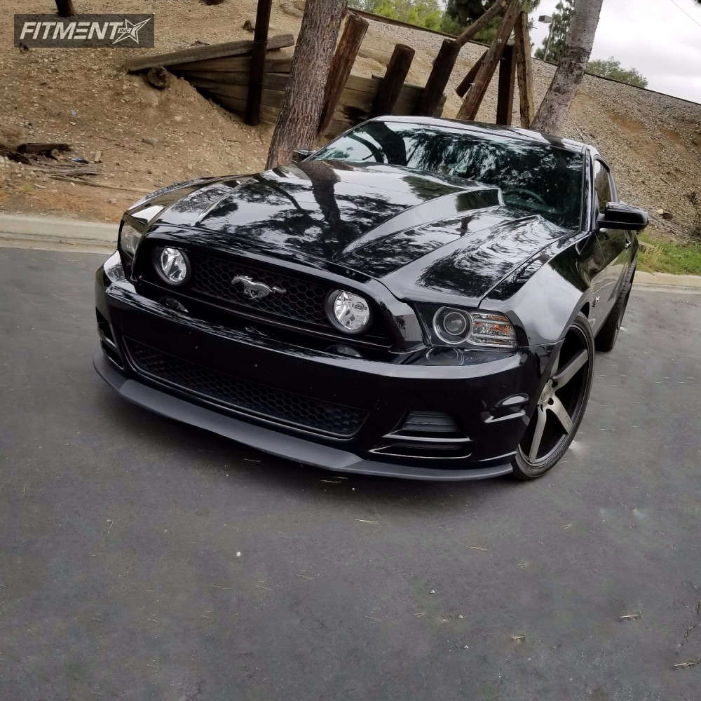 2014 Ford Mustang GT with 20x8.5 Niche Milan and Bridgestone 245x35 on ...