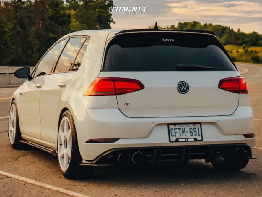 2018 Volkswagen Golf R Base with 18x8.5 Fifteen52 Tarmac Evo and ...