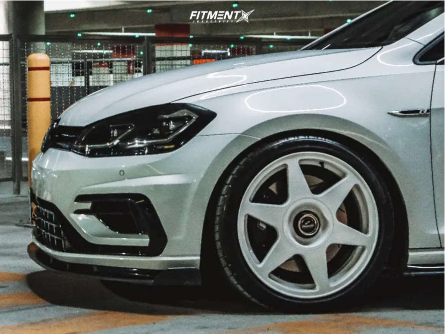 2018 Volkswagen Golf R Base with 18x8.5 Fifteen52 Tarmac Evo and ...