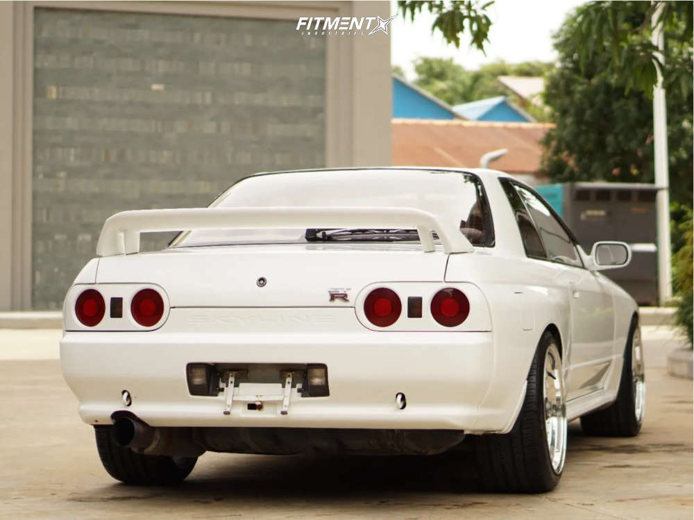 1994 Nissan Skyline GT-R with 18x10.5 Image Wheels VR5 and Atlas 265x35 ...