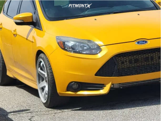 2014 Ford Focus ST with 18x9.5 Rota Grid and Bridgestone 215x40 on ...