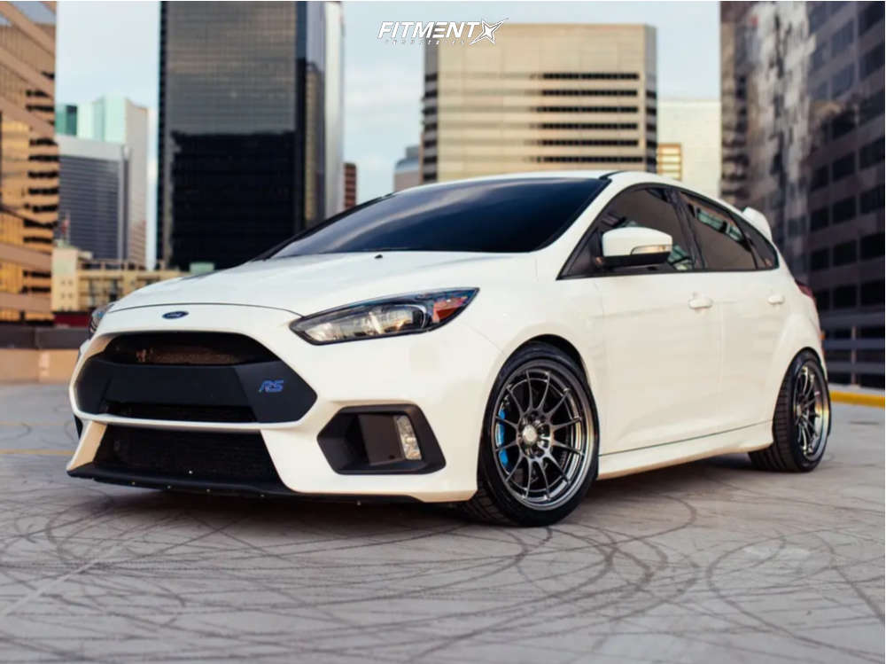 2016 Ford Focus RS with 18x9.5 Enkei Nt03m and Falken 255x35 on ...