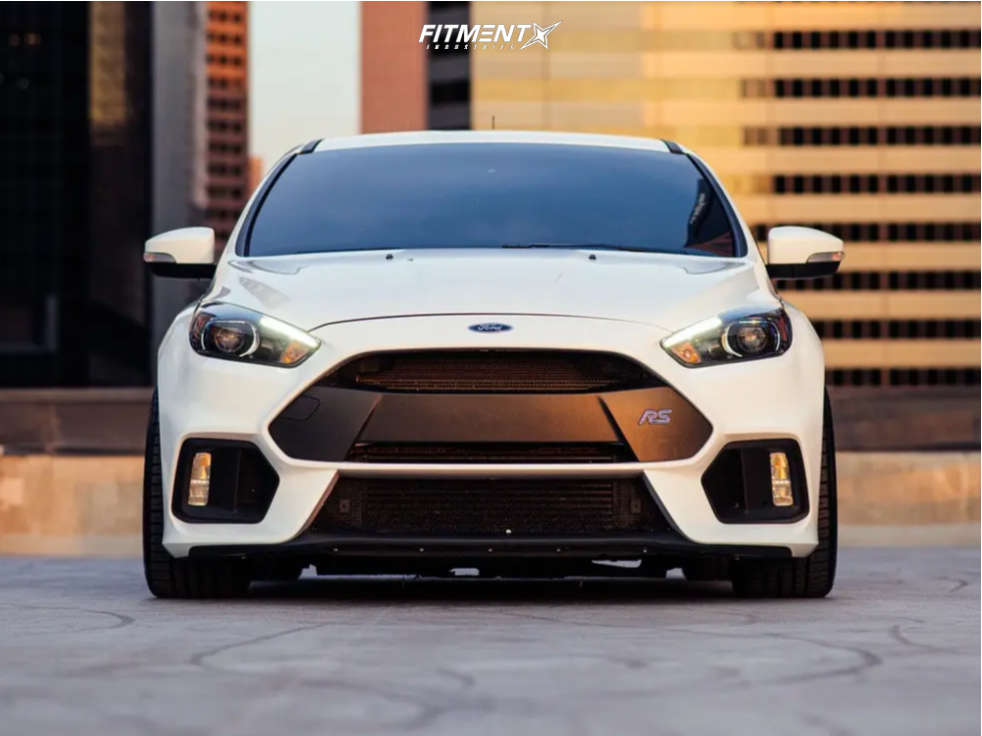 2016 Ford Focus RS with 18x9.5 Enkei Nt03m and Falken 255x35 on ...