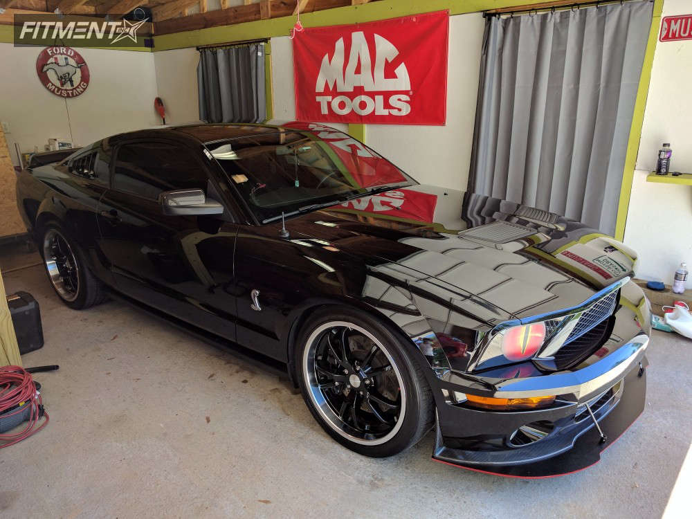 2009 Ford Mustang GT with 20x9.5 Steeda 013-0020-45 and Nitto 275x35 on ...