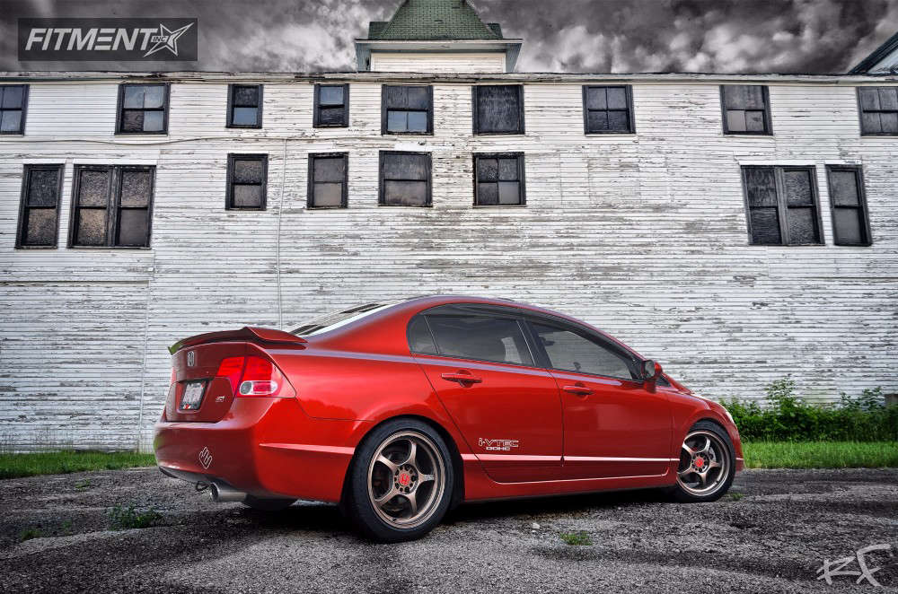 2007 Honda Civic Si 4dr Sedan (2.0L 4cyl 6M) with 17x7.5 Gram Lights ...