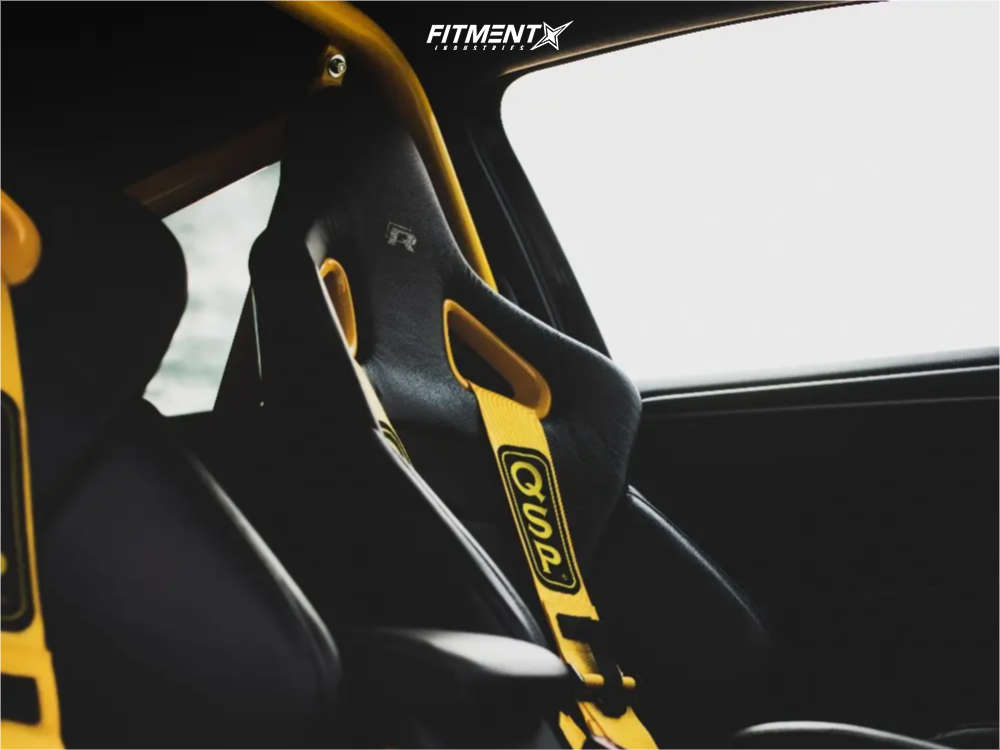 2016 Volkswagen Golf R Base with 20x8.5 BC Forged HCA382 and Hankook ...