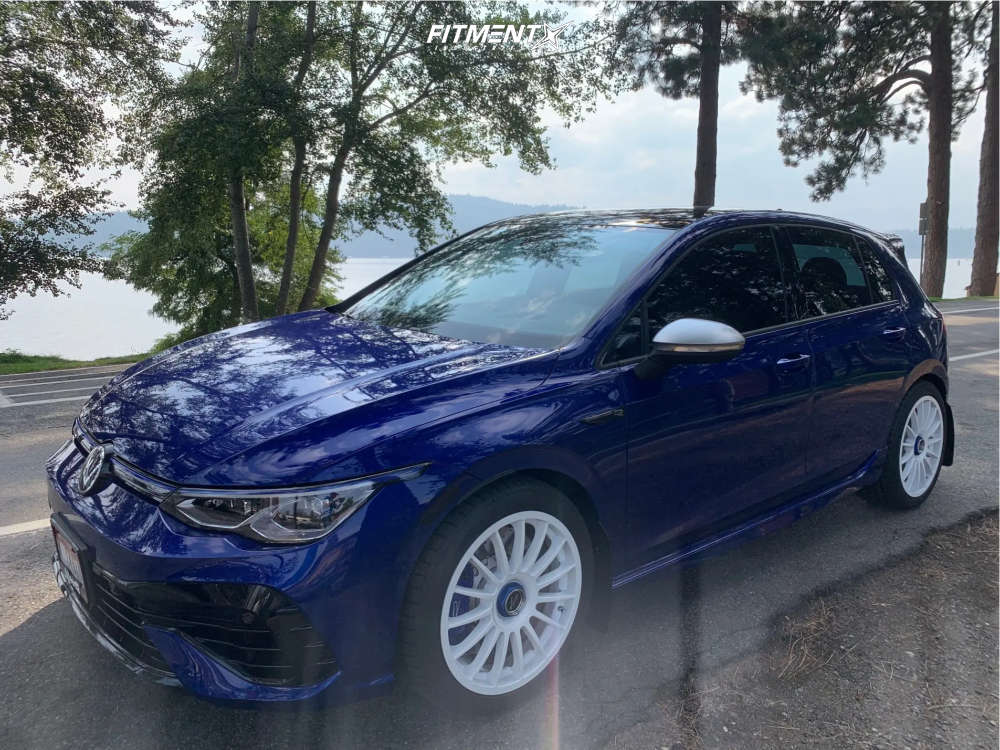 2022 Volkswagen Golf R Base with 18x8.5 Fifteen52 Podium and ...