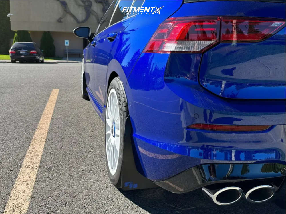 2022 Volkswagen Golf R Base with 18x8.5 Fifteen52 Podium and ...