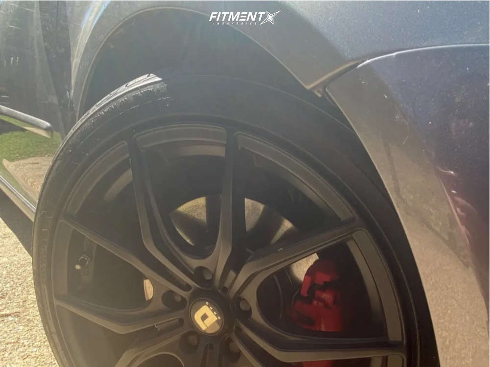 2009 Volkswagen GTI Base with 18x8 Drag Dr67 and Toyo Tires 225x40 on ...