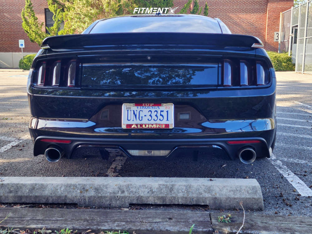 2016 Ford Mustang GT Premium with 20x10 JNC Jnc005 and Lionhart 285x30 ...