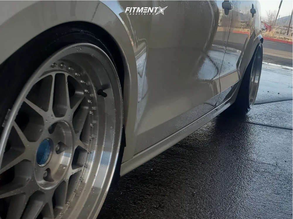 2017 Volkswagen Jetta S with 18x9.5 ARC Ar9 and Lionhart 215x40 on ...