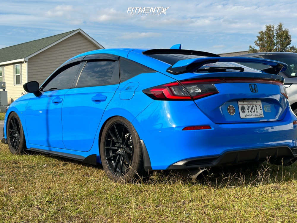 2022 Honda Civic Sport with 18x8 Konig Oversteer and Vercelli 245x45 on ...