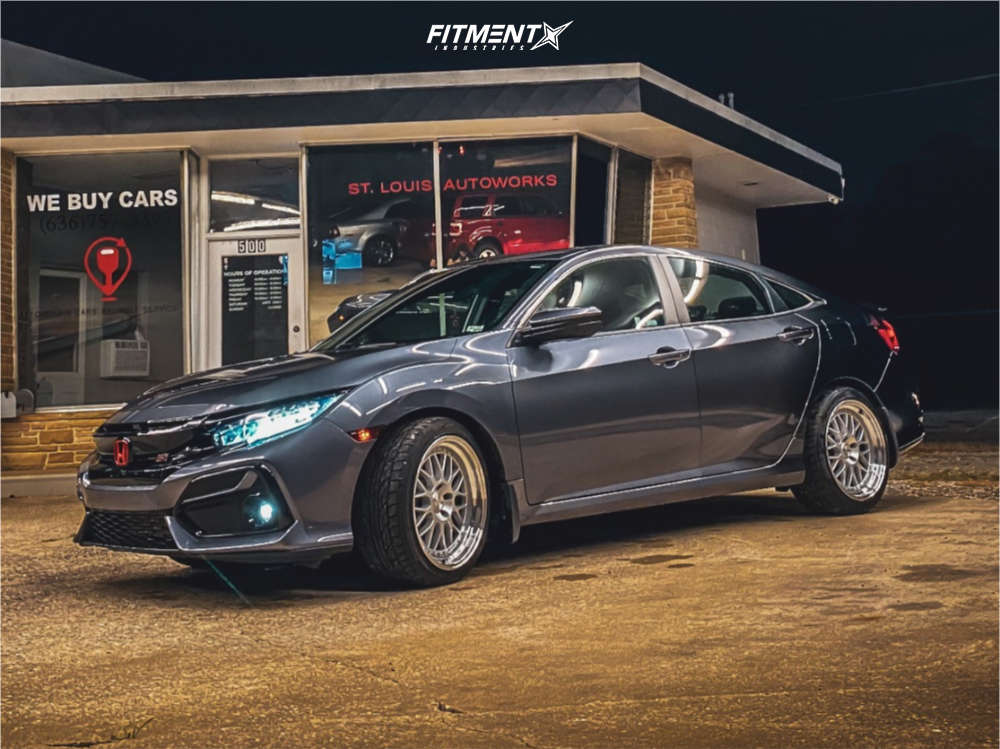 2020 Honda Civic Si with 18x9.5 Aodhan Ah02 and Nitto 235x40 on ...