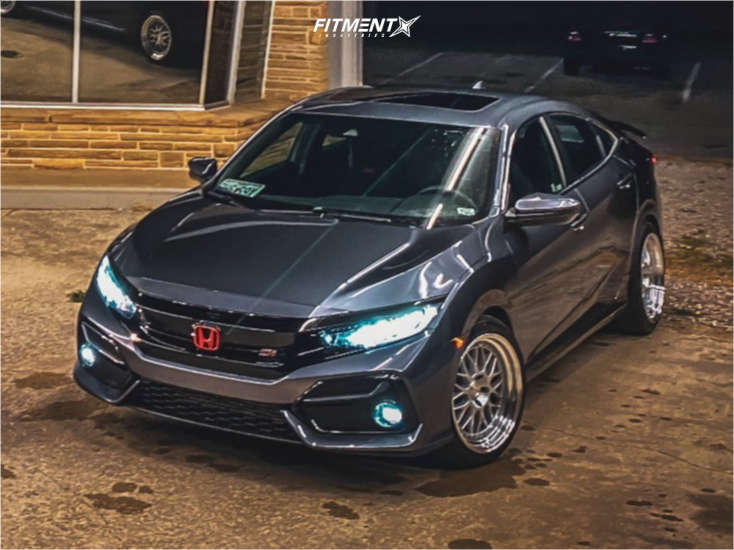 2020 Honda Civic Si with 18x9.5 Aodhan Ah02 and Nitto 235x40 on ...