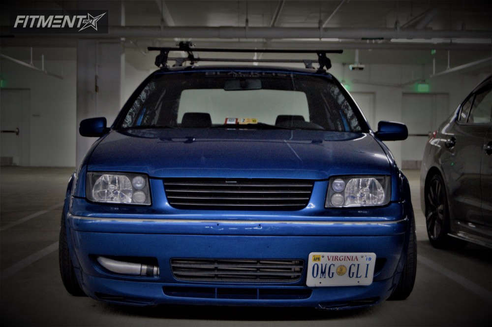 2005 Volkswagen Jetta GLI with 18x8.75 XXR 530 and Nankang 215x35 on ...