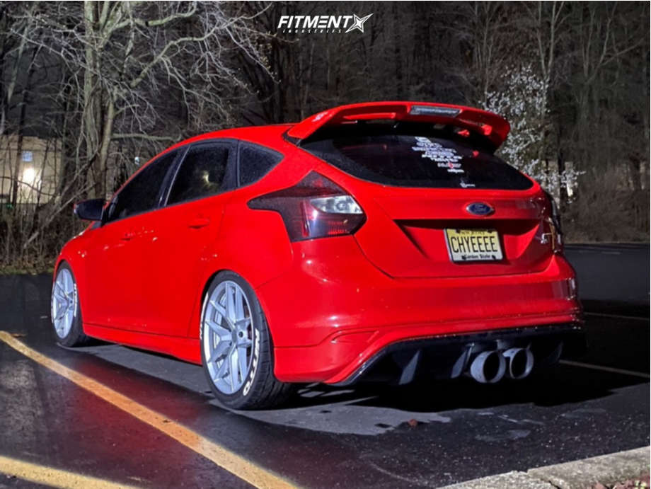 2014 Ford Focus ST with 18x8.5 Rotiform Flg and Nitto 245x40 on ...