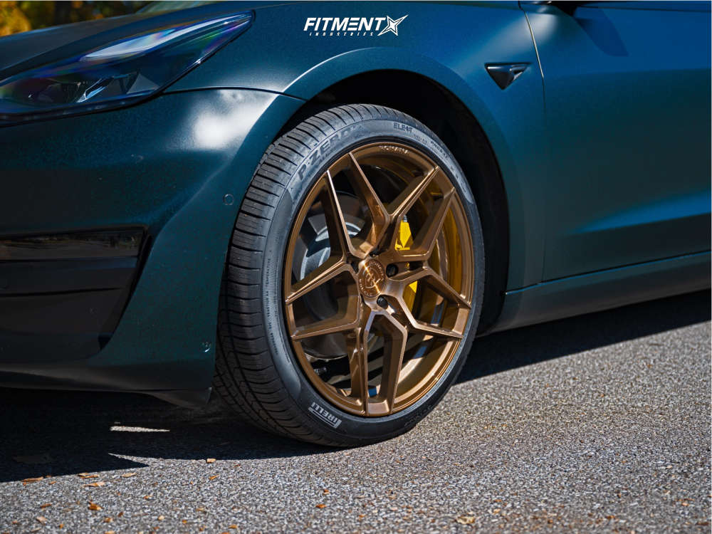 2022 Tesla 3 Long Range with 19x8.5 Rohana Rfx11 and Pirelli 235x40 on ...