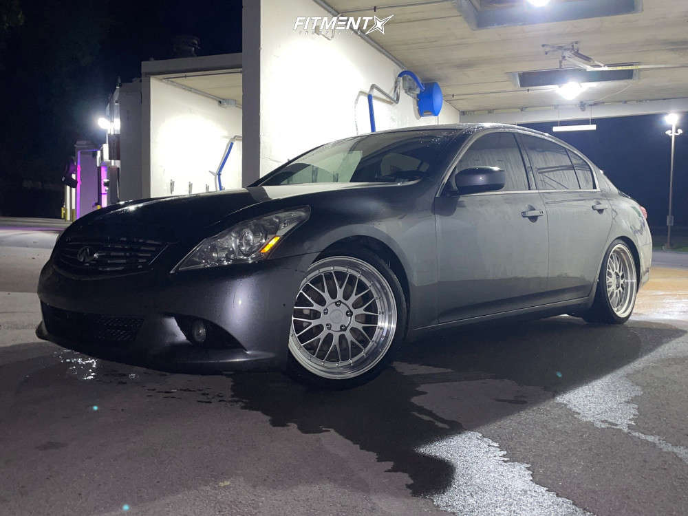 2013 INFINITI G37 X with 19x9.5 ESR Sr01 and Achilles 225x40 on ...