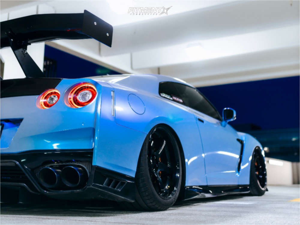 2020 Nissan GT-R Premium with 20x11 Advan Racing GT and Michelin 285x35 ...