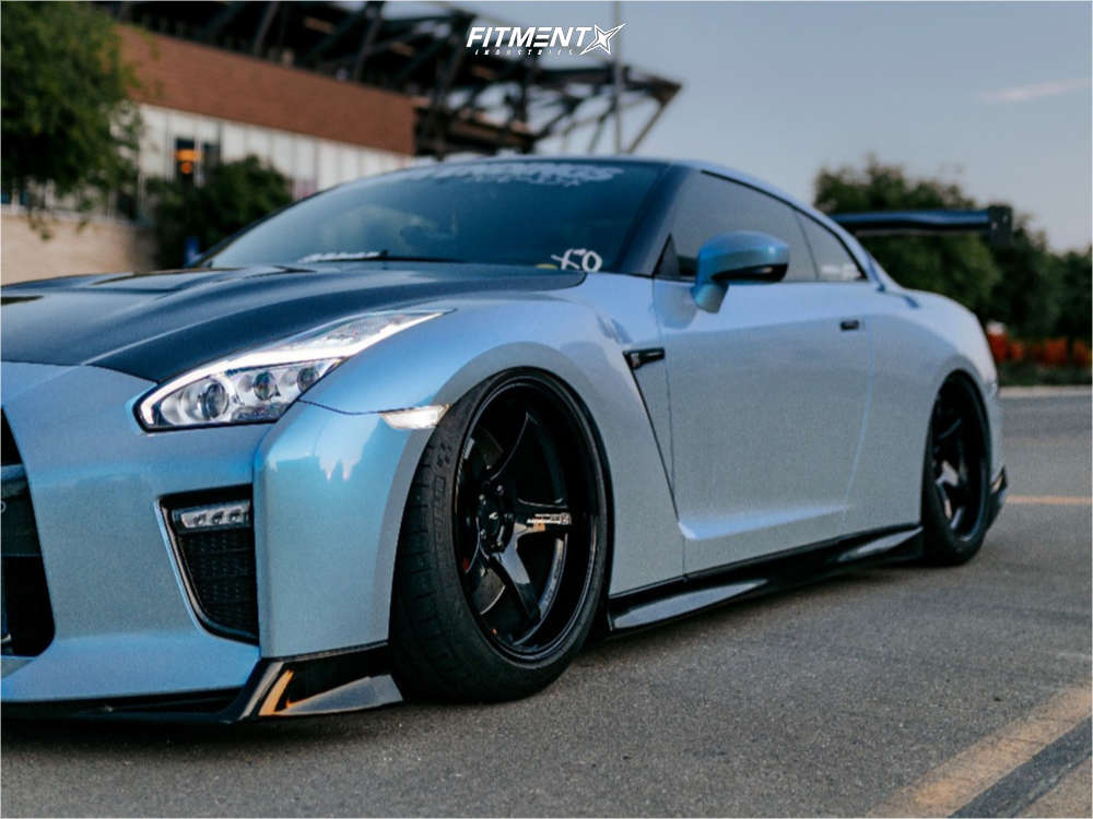 2020 Nissan GT-R Premium with 20x11 Advan Racing GT and Michelin 285x35 ...