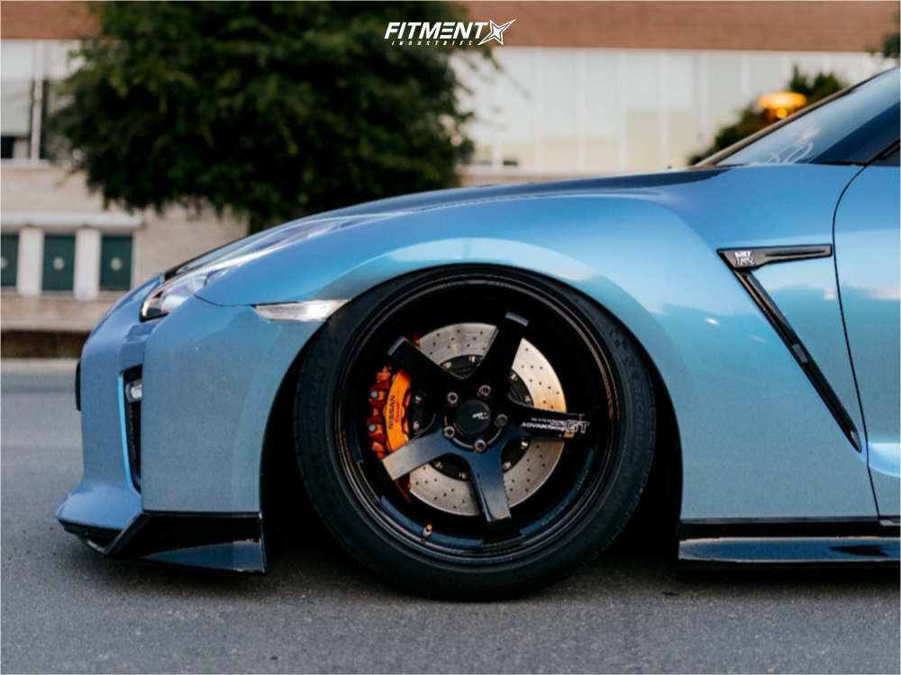 2020 Nissan GT-R Premium with 20x11 Advan Racing GT and Michelin 285x35 ...