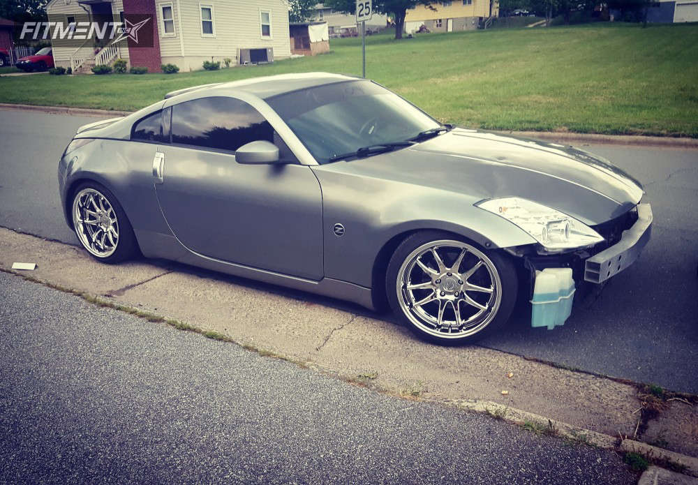 2004 Nissan 350Z Base with 18x10.5 Aodhan DS02 and Pirelli 255x35 on ...