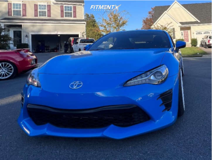 2020 Toyota 86 Base with 18x9.5 ESR Cs8 and Vercelli 215x40 on ...