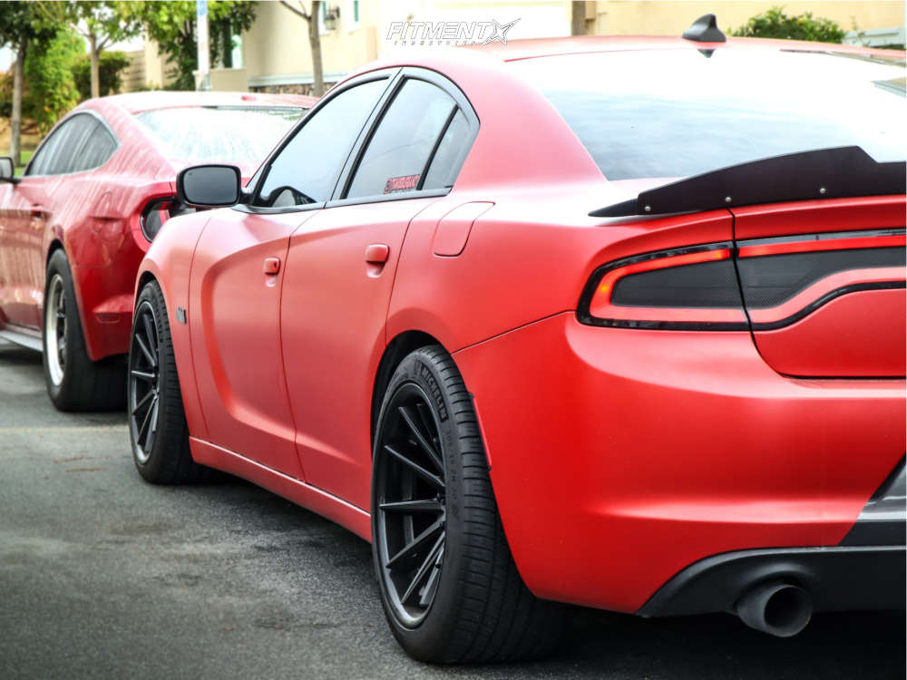 2017 Dodge Charger R/T with 20x10.5 Ferrada Fr4 and Michelin 295x35 on ...