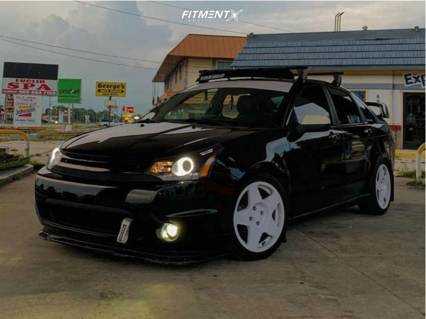 2009 Ford Focus SES with 17x7.5 Fifteen52 Tarmac and Firestone 215x45 ...