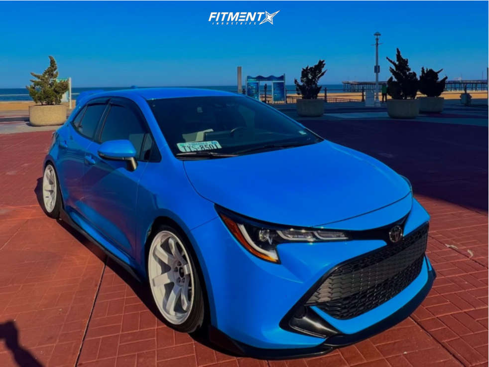 2019 Toyota Corolla SE with 18x8.5 JNC Jnc014 and Lionhart 225x45 on ...