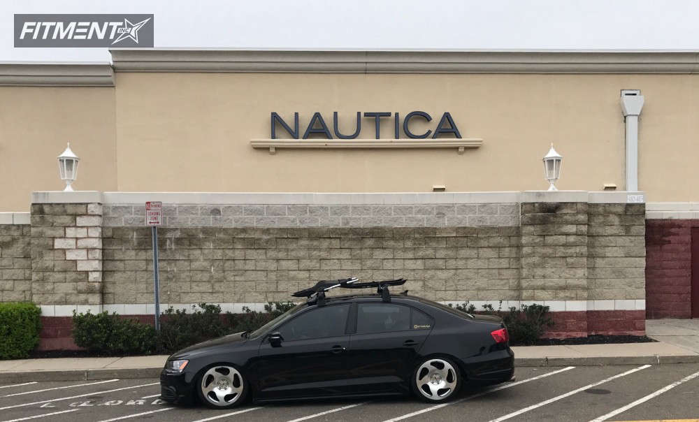 2012 Volkswagen Jetta SE with 18x8.5 WatercooledIND Cc10 and Nitto ...