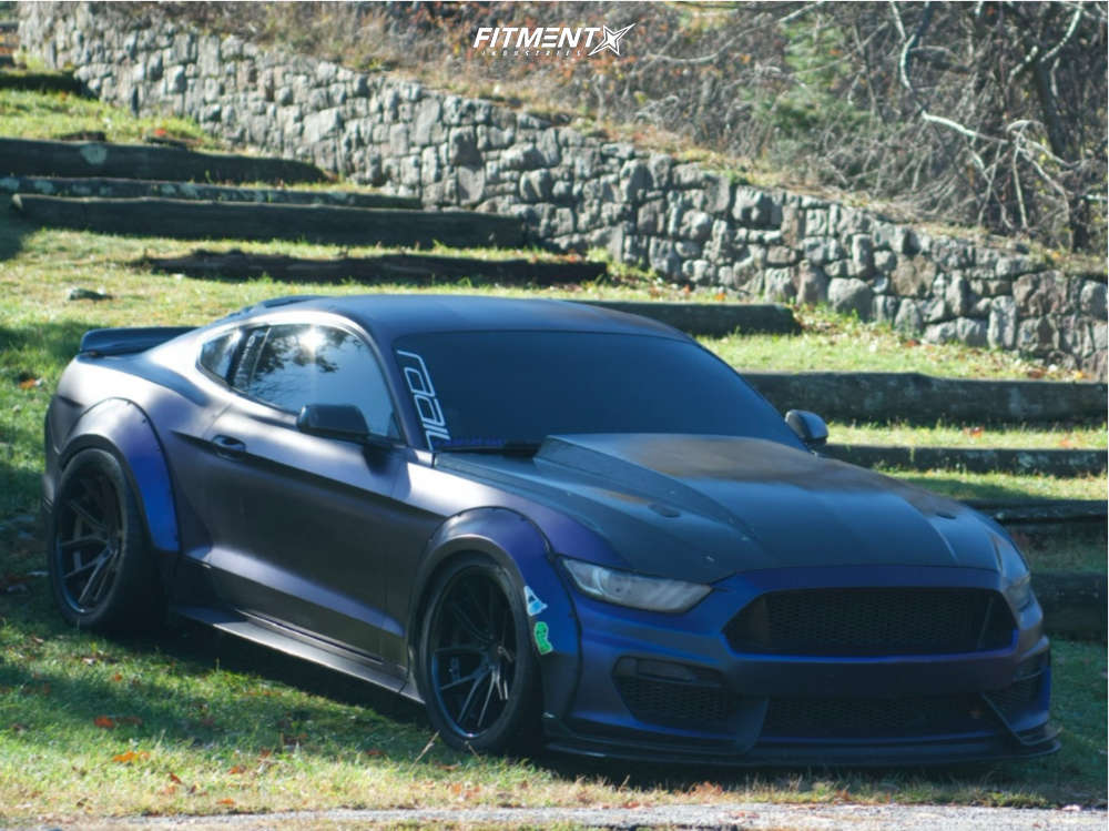 2015 Ford Mustang V6 with 20x10.5 Ferrada Fr2 and Michelin 305x30 on ...