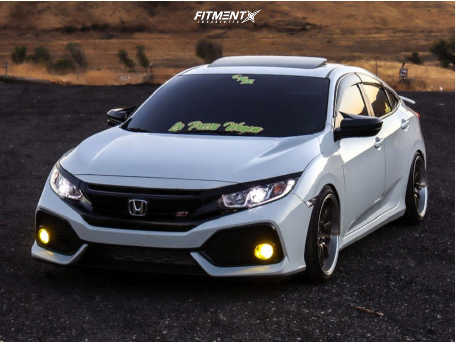 2018 Honda Civic Si with 18x9.5 Aodhan Ds07 and Vercelli 225x35 on ...