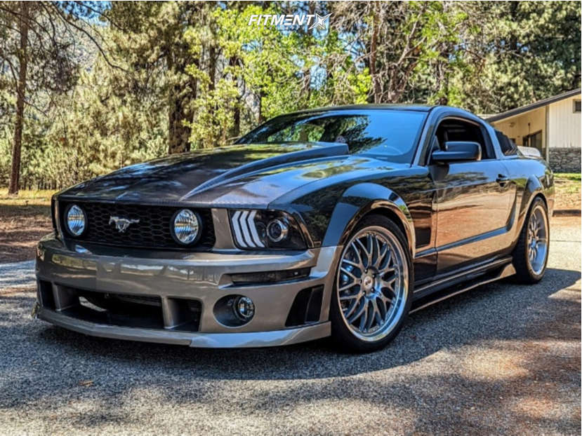 2005 Ford Mustang GT with 20x8.5 SVE Series 3 and Goodyear 265x35 on ...