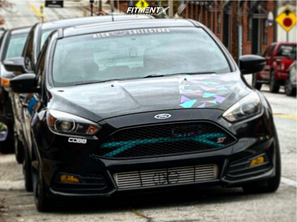2017 Ford Focus ST with 18x8.5 Anovia Kinetic and Crosswind 235x40 on ...