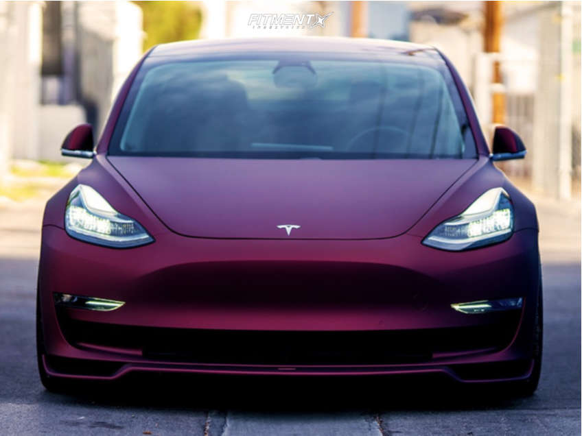 2018 Tesla 3 Long Range with 20x9 BC Forged HCA210 and Michelin 255x35 ...