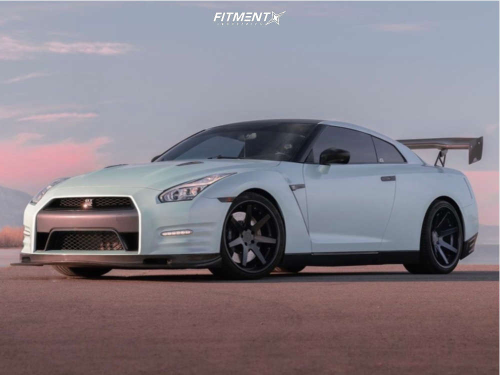 2016 Nissan GT-R Premium with 20x9.5 Ferrada Fr1 and Pirelli 275x35 on ...