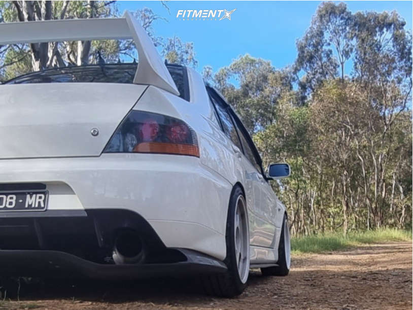 2005 Mitsubishi Lancer Evolution MR with 18x9.5 AVID1 AV42 and ...