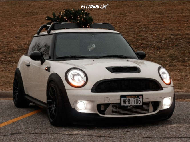 2010 Mini Cooper S with 17x8 Vors TR4 and Vercelli 225x45 on Coilovers ...